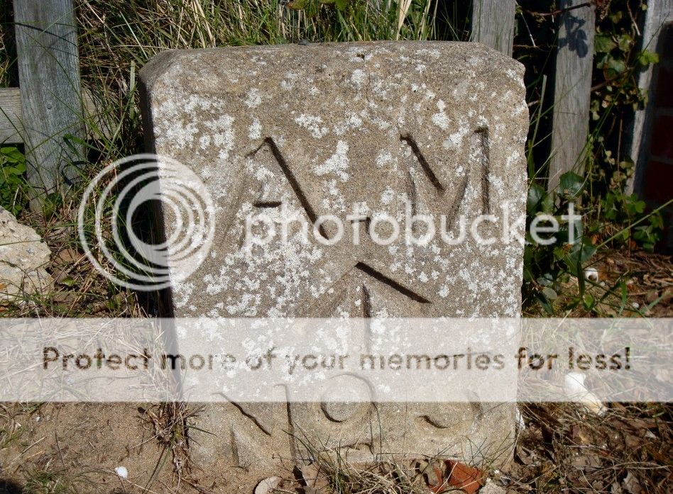 Rivet: Bawdsey Quay, Boundary Stone - Bench Mark Database